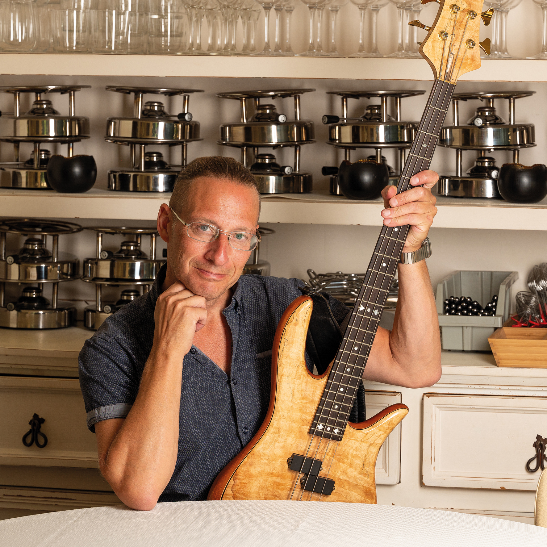 Musik und Comedy mit Daniel Ziegler im Kellertheater Grüsch ...